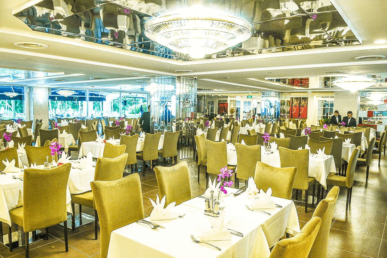 Indoor Elegance: Styling Ideas for Malay Wedding Venues with a Roof ...